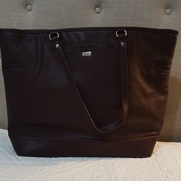 thirty-one | Bags | Thirtyone Jewell Laptop Fauxleather Tote Burgundy ...